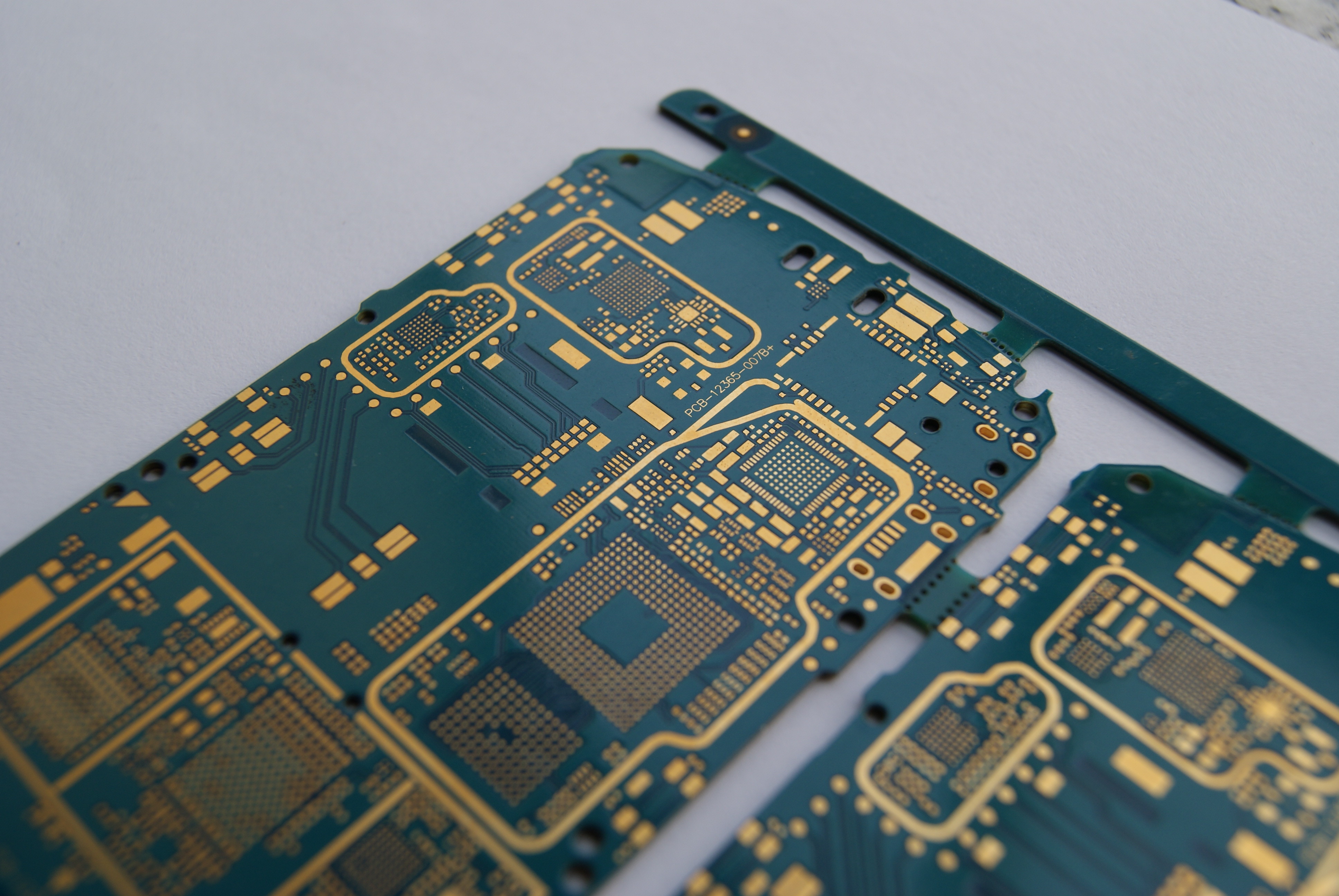 0.8MM Thickness Blue Solder PCB With Blind Holes For Smart Phone