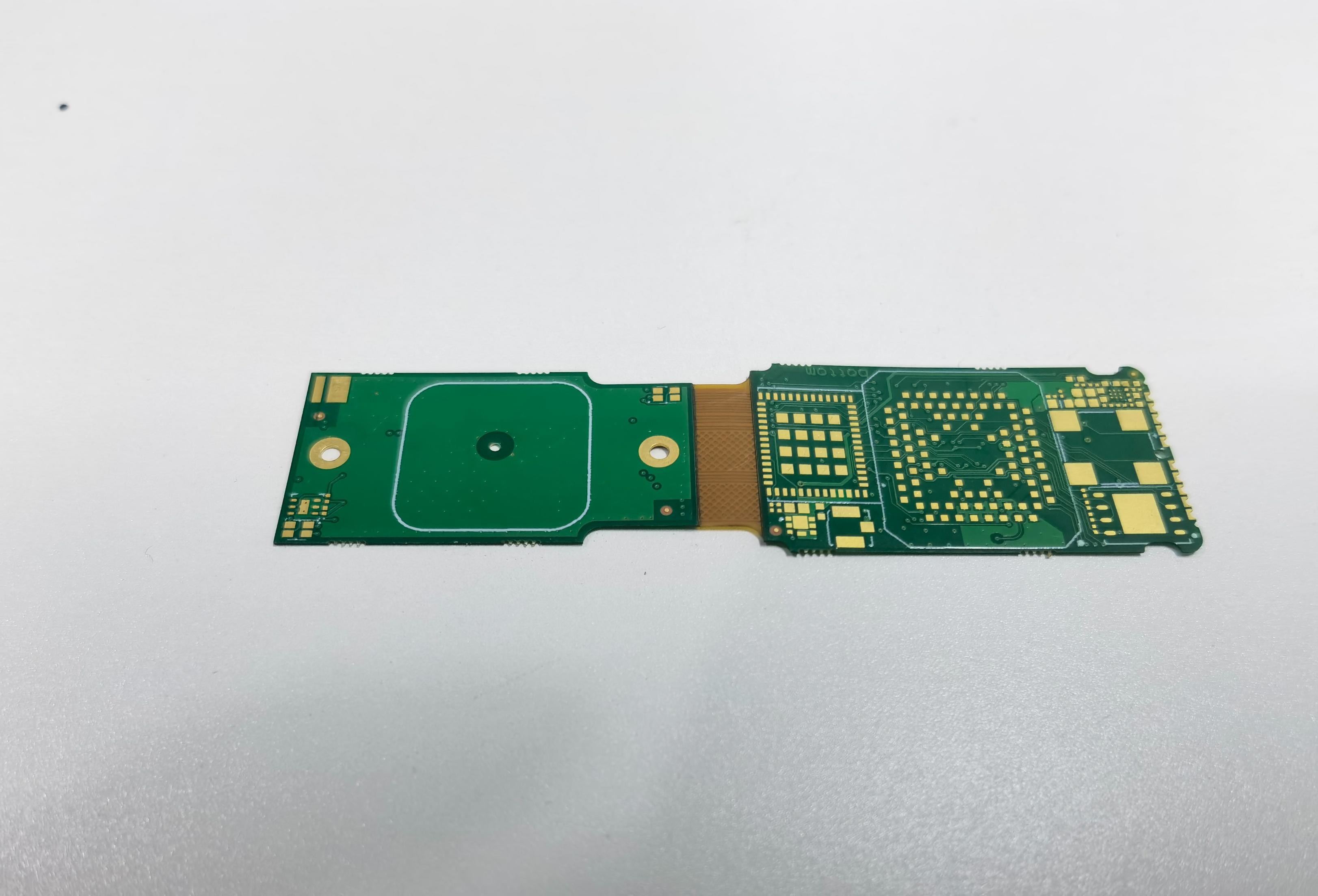 HDI Rigid Flex PCB With ENIG Surface Finish 4 Layer Fr4/Polyimide HDI 1+N+1
